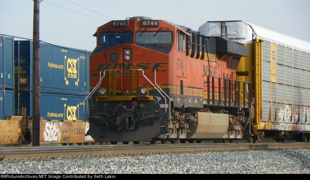BNSF 6744